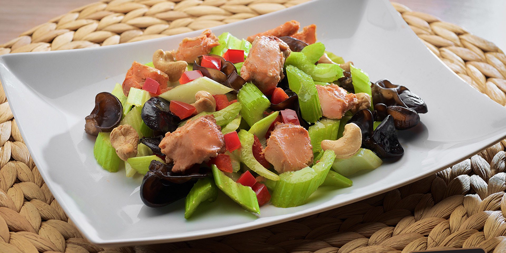 Asian Stir Fry Salmon With Celery - Clover Leaf